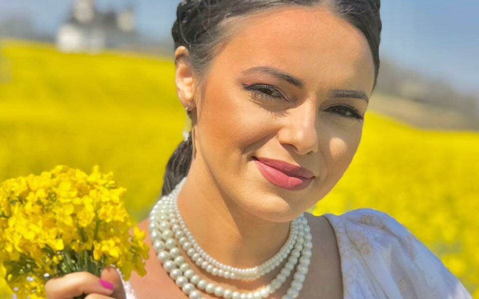 Mirela Vaida are o nouă asistentă. „Traiectoria vieții mele s-a ...