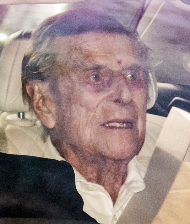 Fotografia care a făcut înconjurul lumii! Cum arăta Prințul Philip ...