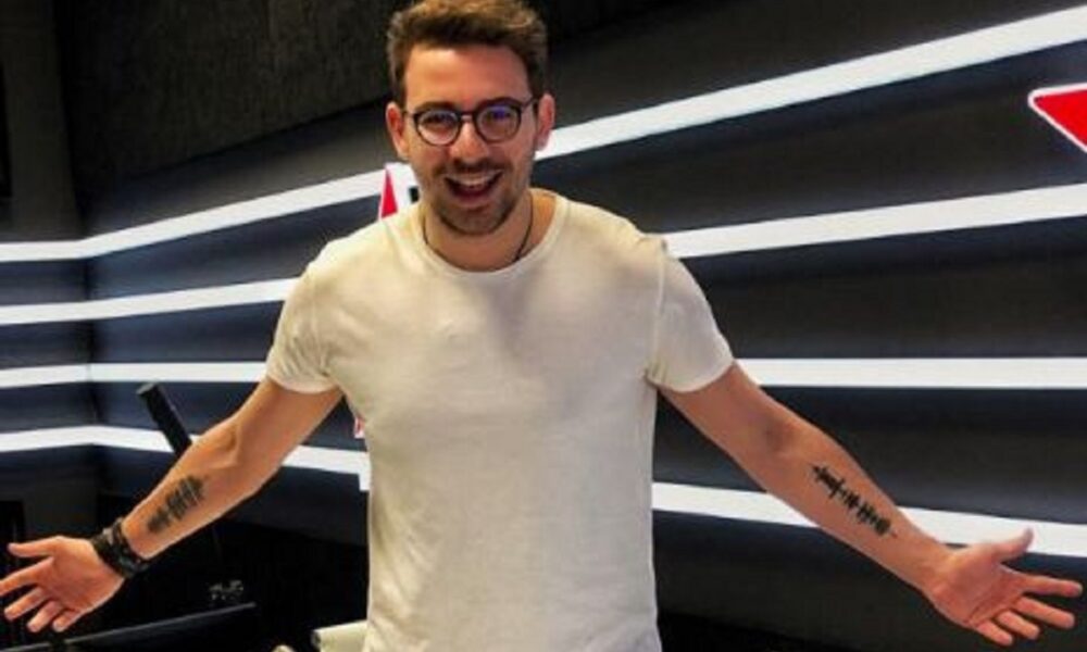 Cea mai mare întâlnire online! Andrei Niculae își cheamă prietenii pe ...