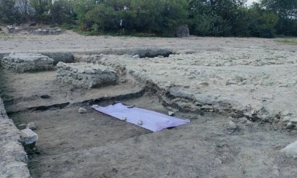 Seacă Dunărea. Au ieșit la iveală vestigii arheologice ale uneia dintre ...