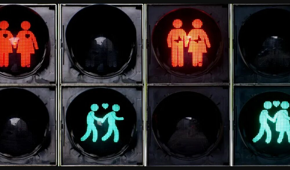 Inițiativă cu bucluc: Semafoare pentru gay, instalate în Germania. Ce a ... Inițiativă cu bucluc: Semafoare pentru gay, instalate în Germania. Ce a ...