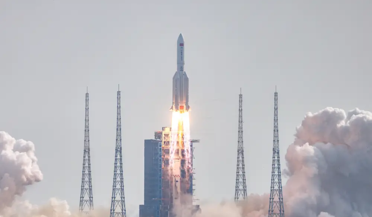 Chinezii au scăpat de sub control racheta lansată luni și se va prăbuși ...